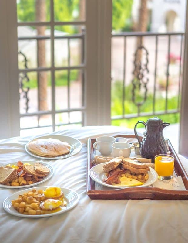 Phoenix Resort Deals & Packages | Arizona Grand Resort & Spa